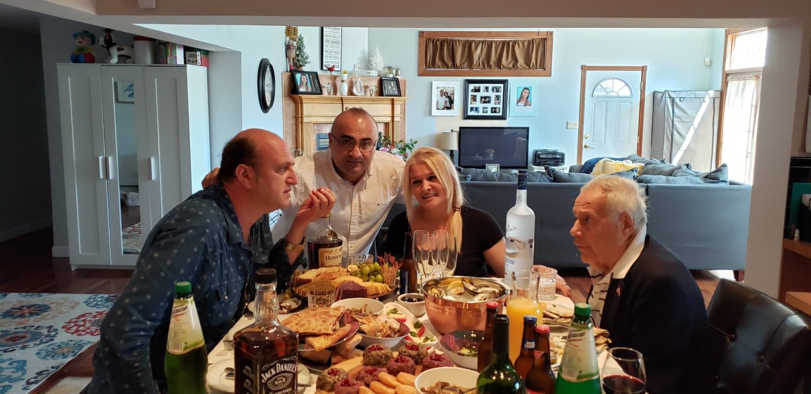 WOLF CAME TO ME, ONCE by David Dephy - VISIBLE Magazine